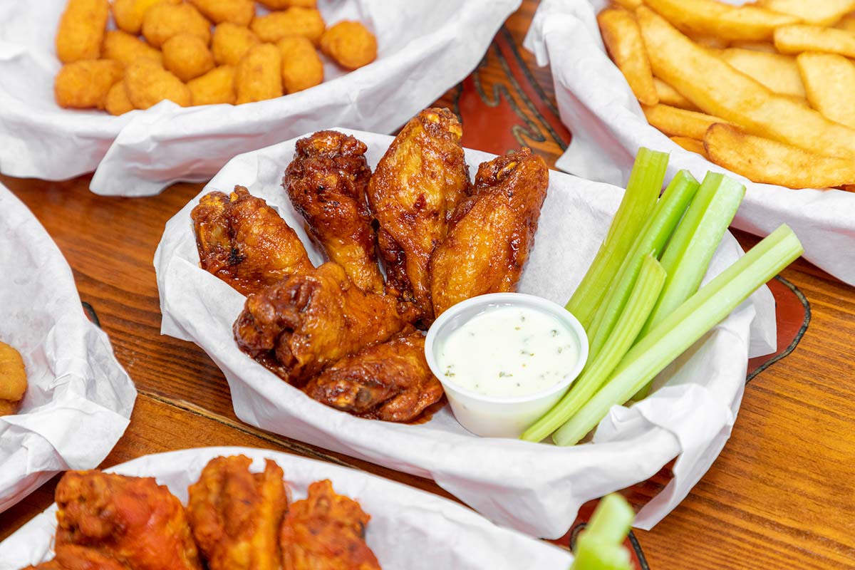 71 Restaurants that Deliver & Takeout in Manitowoc, WI | EatStreet.com